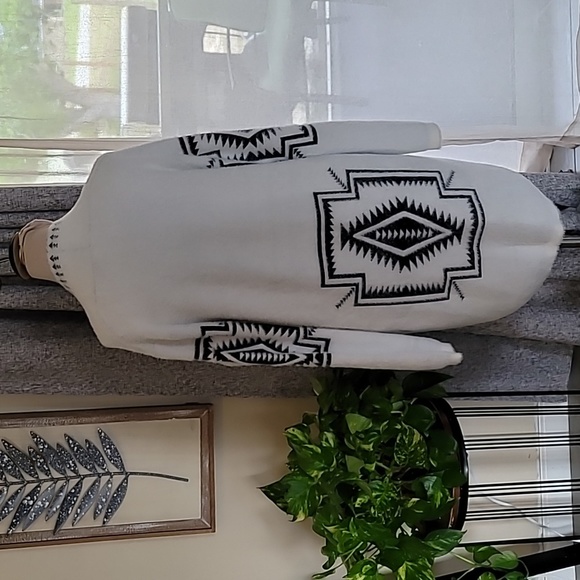 Venario | Sweaters | Venario Soft Fussy Southwestern Cardigan Sweater ...